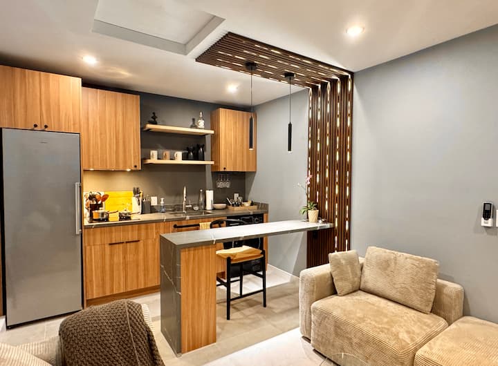 The Hideaway Bar Suite | Theater • Karaoke • Wi-fi - Arcadia, CA