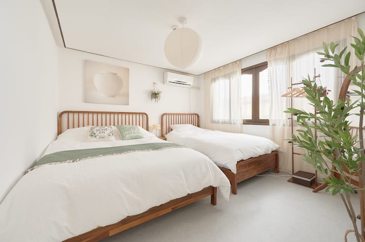 서울 한강. 홍대, 합정 스테이 - Seoul Gimpo Airport (GMP)