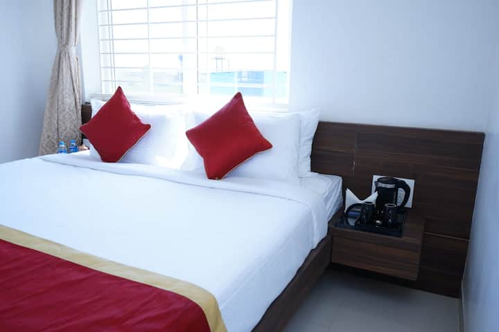 Have Good Rooms & Good Interior,
Free Parking - Hosapete