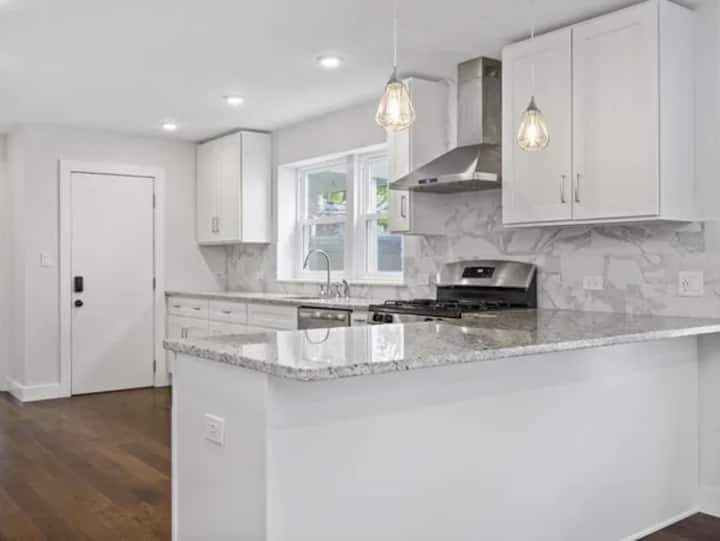Bright & Stylish 3bdr With Modern Comforts - Boston, MA