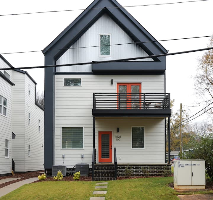 Chic Raleigh Downtown Home W/ Balcony - Raleigh, NC