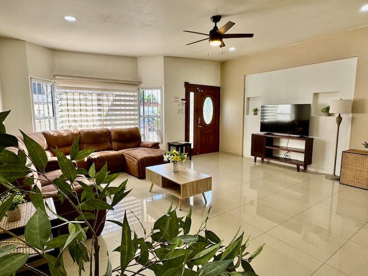 Casa Lirios, Para Familias Grandes - Ensenada
