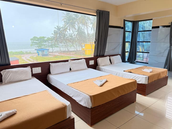 Deluxe Six Bed - Murdeshwar