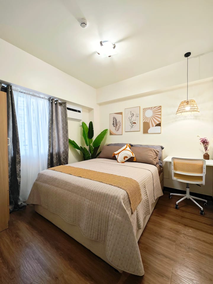 Chic Boho Haven | 1br Condo | Stunning City View - Pasig