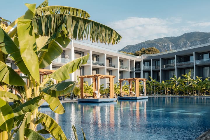 1 Bed Coastal Apartment With Pool, Gym, Playground - Cyprus