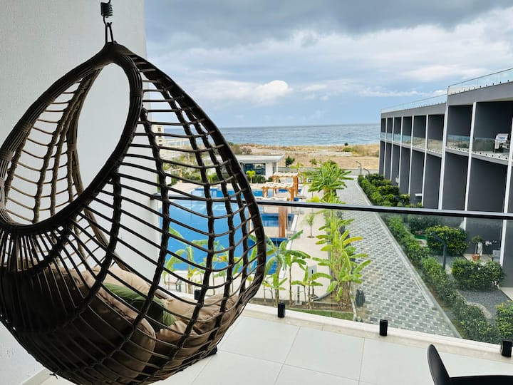 Coastal With Pool, Gym, Playground, Sea View - Chypre