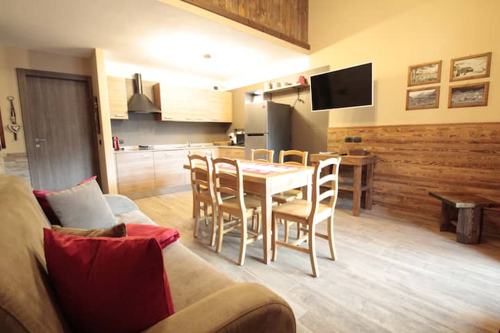 Elegante E Rilassante Appartamento Con Terrazzo - Livigno