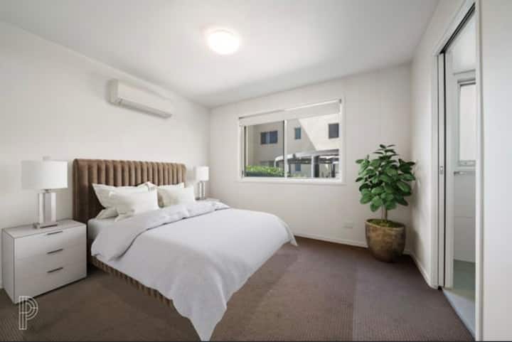 28 @ Plush Mort Street - Canberra