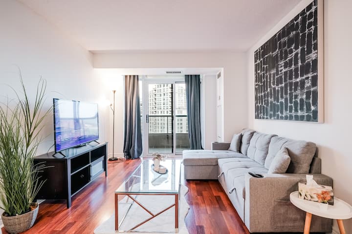 Modern 2br/2ba Condo|walk To Squareone+free Parkng - Mississauga