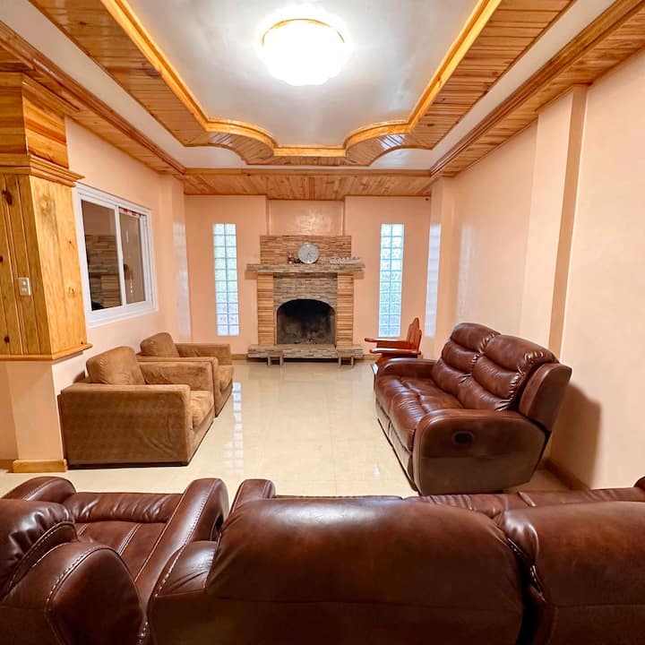 Stylish Townhouse W/ Mountain View - Sagada