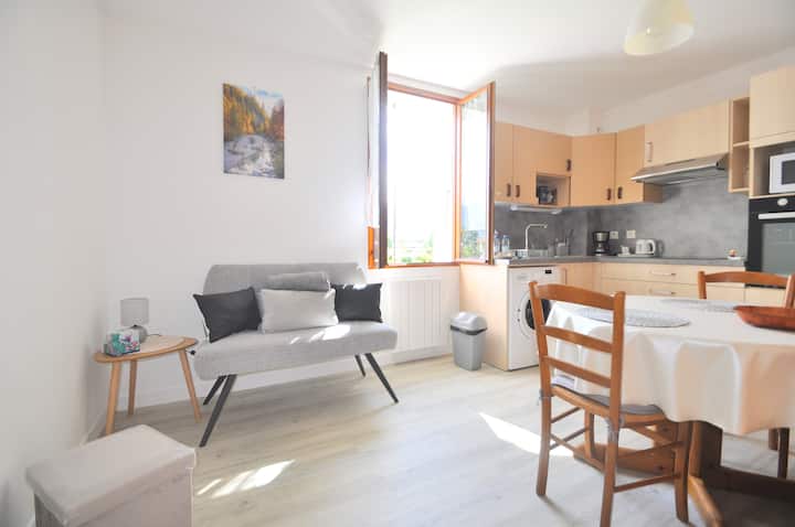 La Maisonnette-proche Centre Albertville- 2 Pers. - ibis Styles Albertville