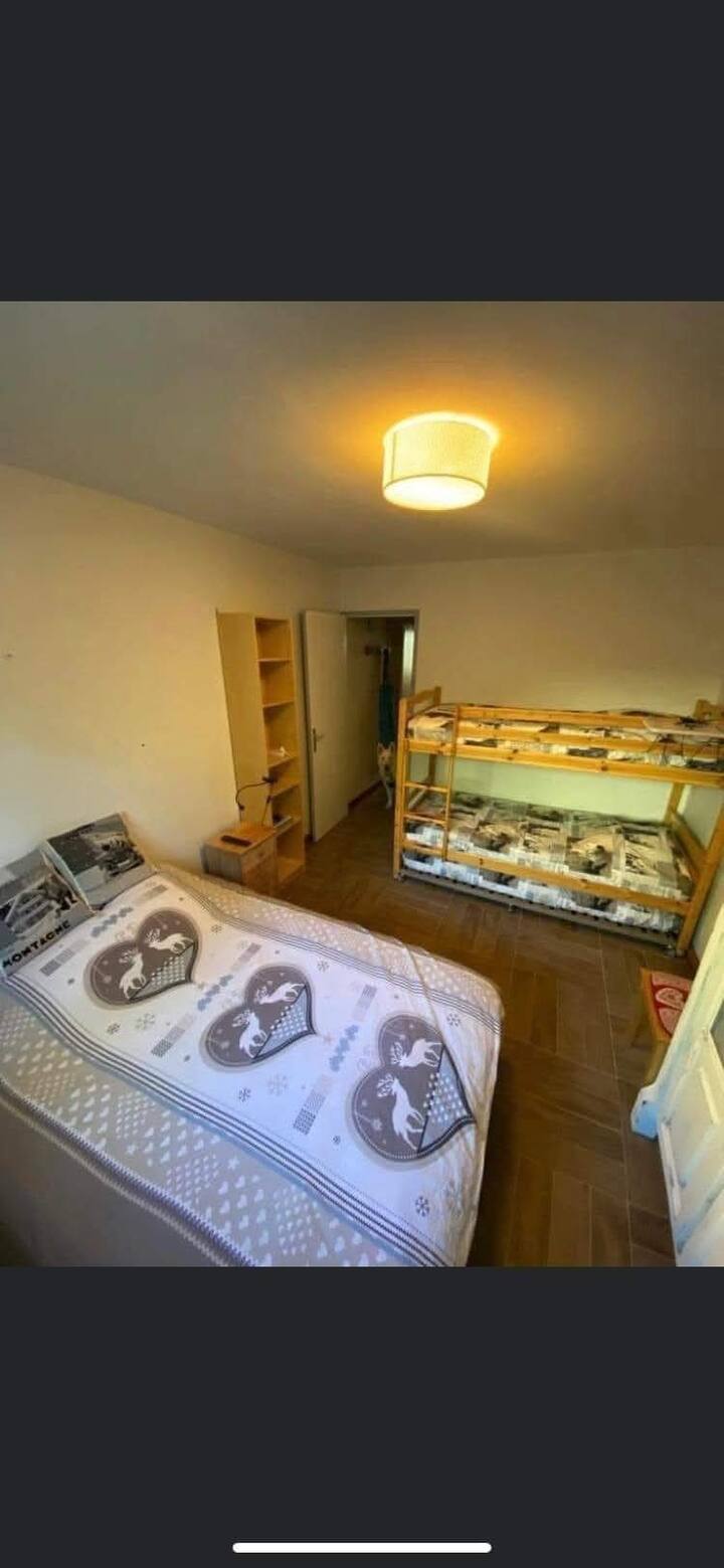 Pieds Des Pioupious Et Pistes Ski La Foux D'allos - Pra-Loup