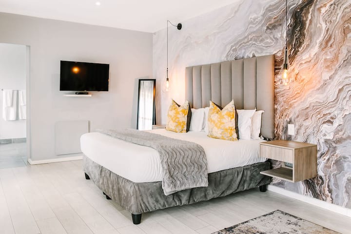 Luxury Suite + Terrace | The Salene Hotel Room 9 - Stellenbosch