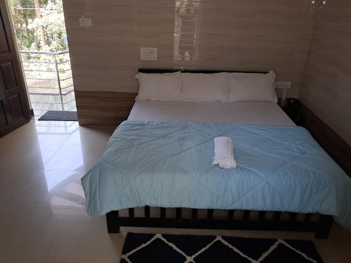 Premium Room With Balcony - Murdeshwar