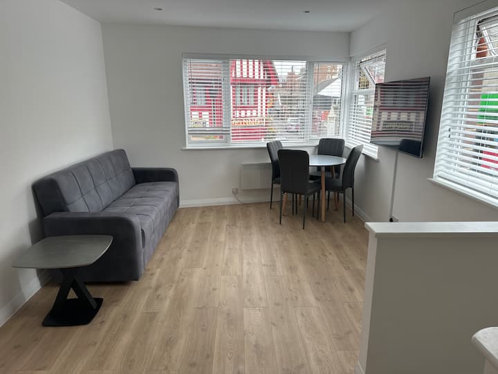 Near Beach Sleeps 3 Central - Sea View 2 Bath Room - Weymouth