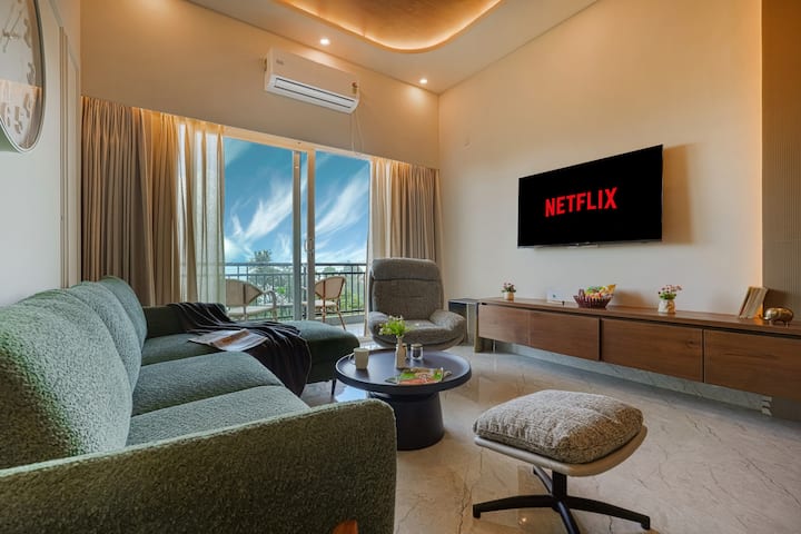 3-bhk Apartment W/ Hill Views, Living Room - Kalka