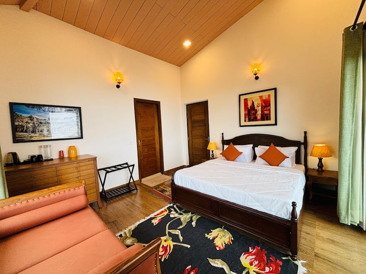 Premium Room (Cloud View) - Tehri