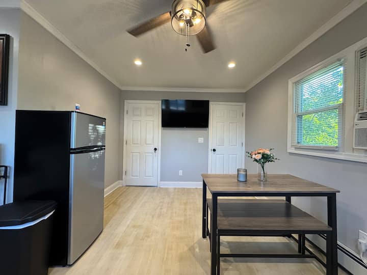 The Grand Suite - Deer Park, NY