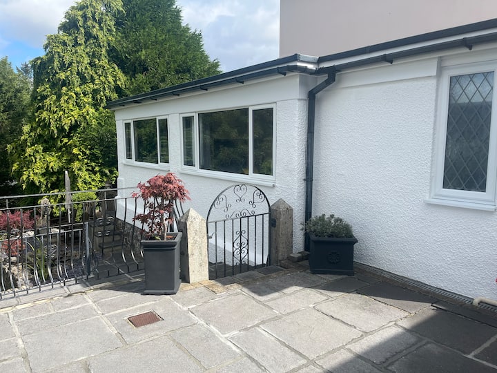 Beautiful Garden Flat With Private Patio & Parking - Buckfastleigh