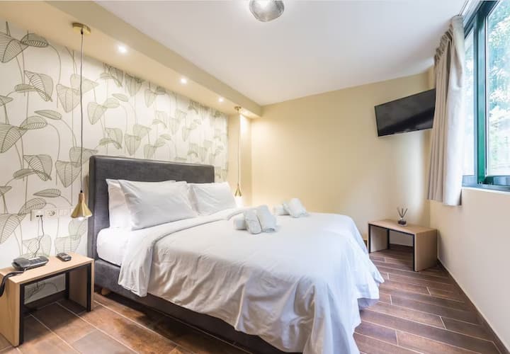 Boutique Hotel At The Heart Of Athens - Athens