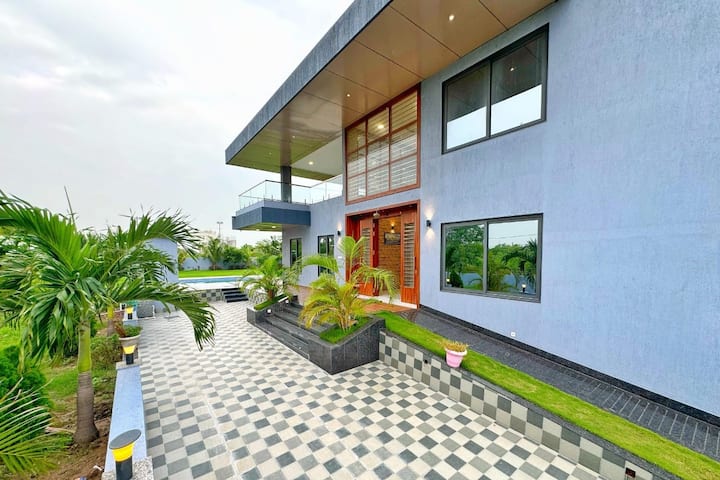 The Royal Escape By Bookmyfarm - Surat