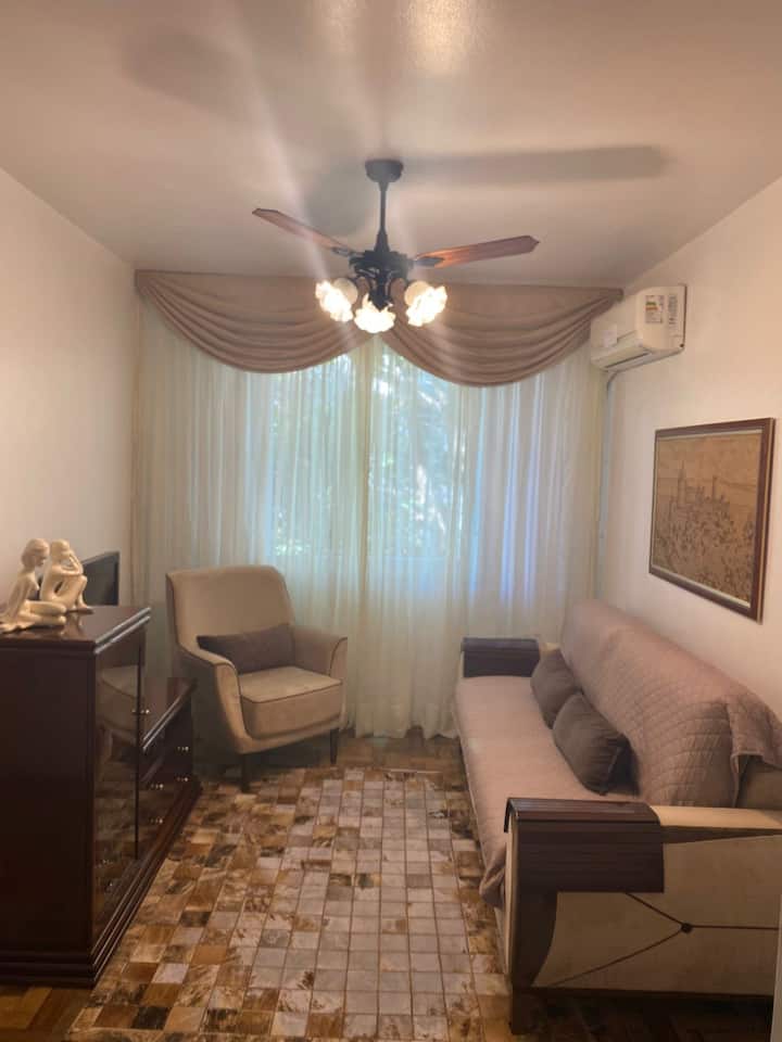 Apt Próximo Do Consulado E Hospitais, 2 Dorm - Porto Alegre