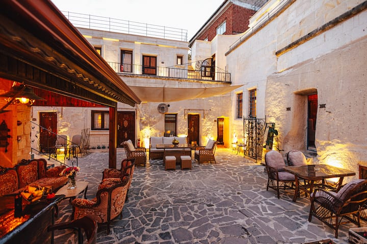 Young Cave 4 Rooms + Turkish Breakfast - Ürgüp