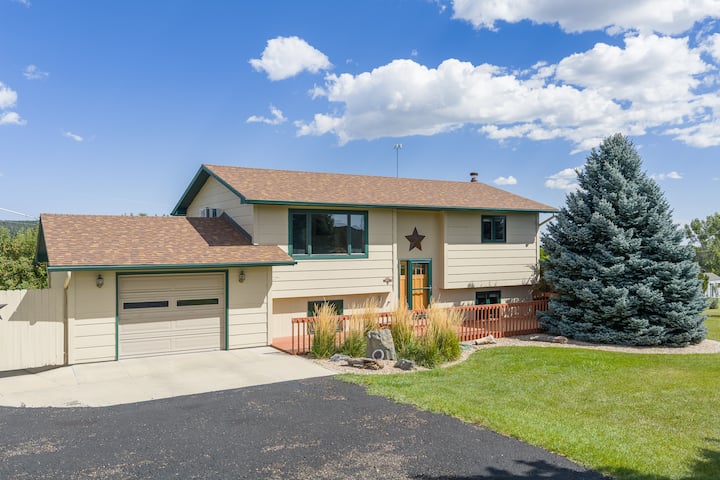 Cozy Nemo Road Retreat 3 Bed Fenced Yard - Black Hawk, SD