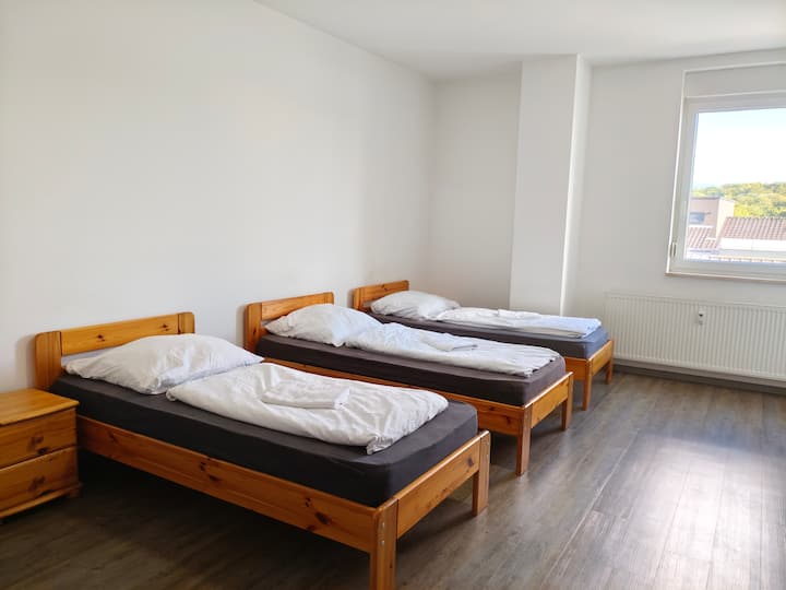 Spacious Worker Apartments For 12 People - Bad Schönborn