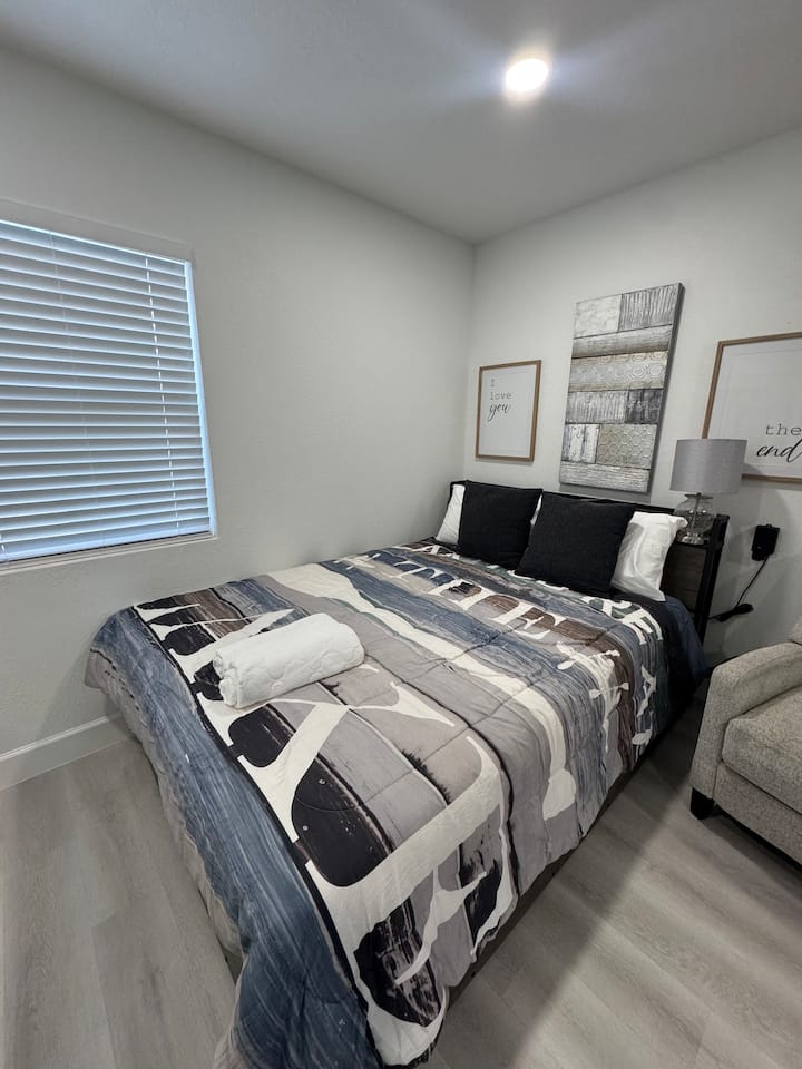 Lake Oasis Studio/outlets/bucs/beach/busch Gardens - Land O' Lakes, FL