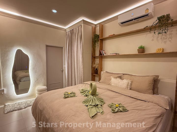 Free Bicycle, Soft Bed, Ergo Chair: Hustle Vibes - Ko Pha-ngan