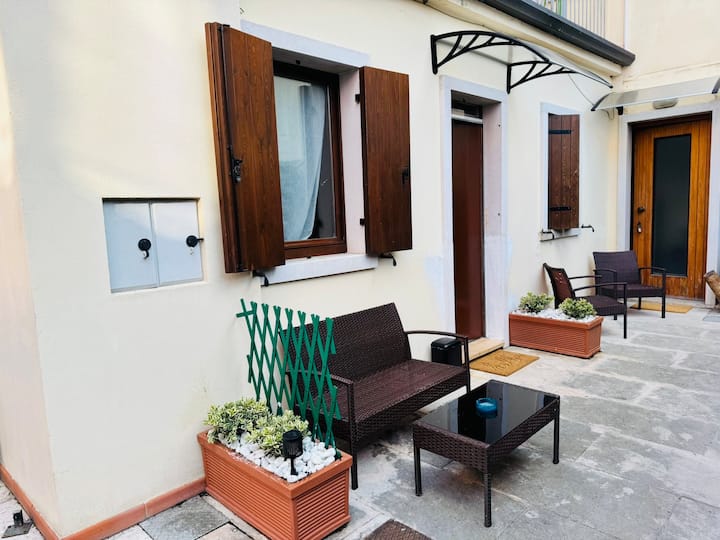 Camera Matrimoniale Con Bagno E Giardino A Verona - Verona