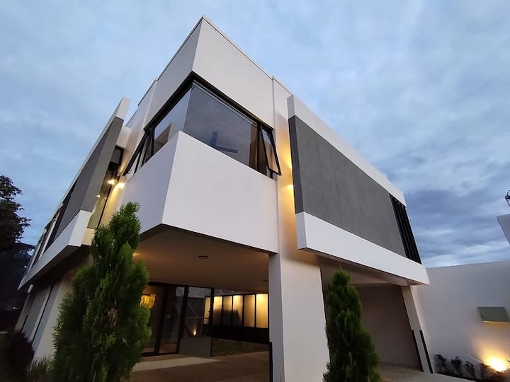 Premier Flats # 3 Only 7 Minutes From The Airport. - Costa Rica