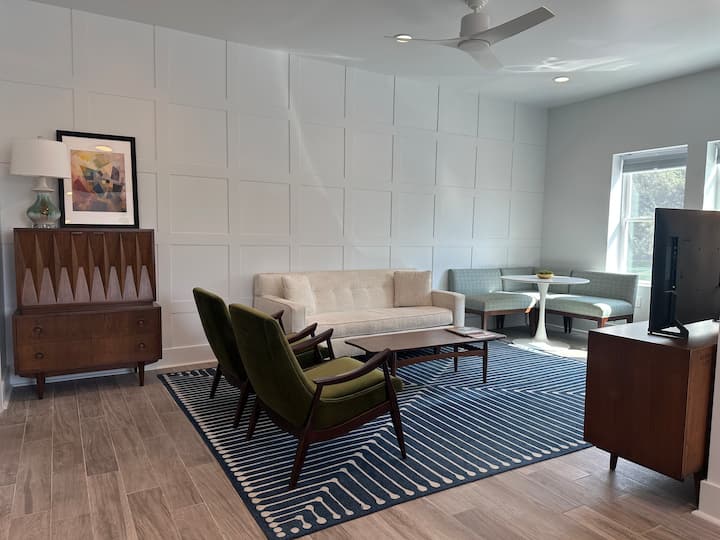 Scandi Loft In College View - Lincoln Children's Zoo, Lincoln