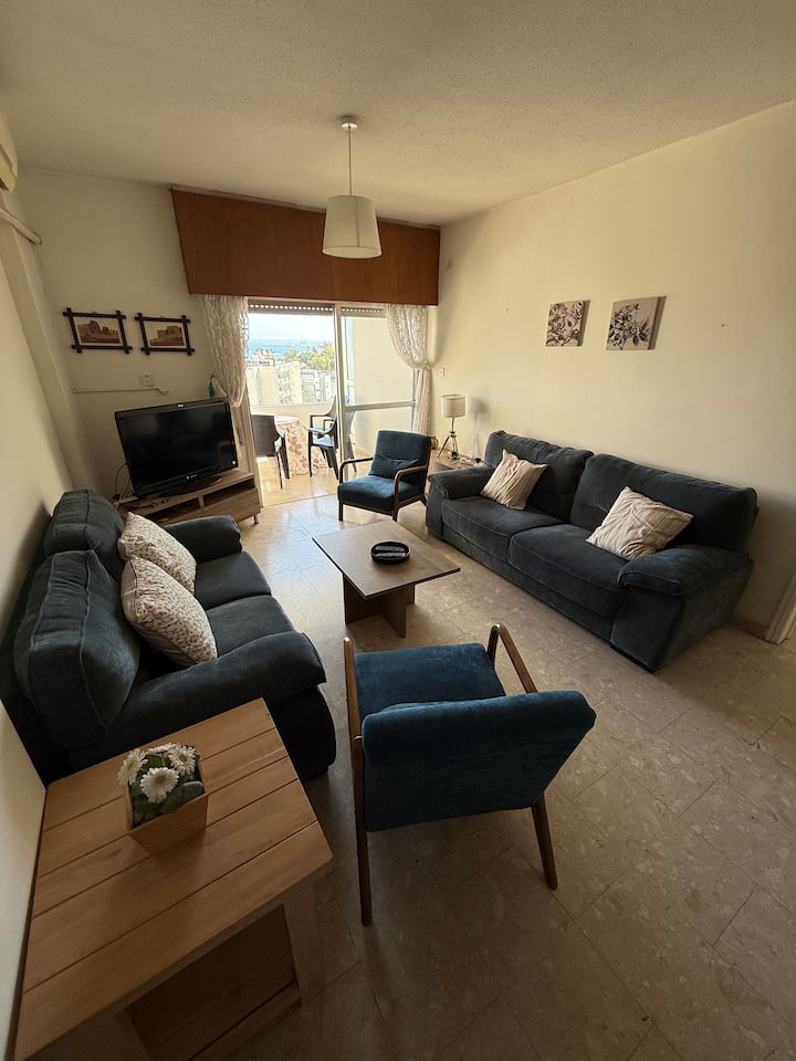 Cozy 2 Bedroom Apartment, Center Of Limassol - Limassol