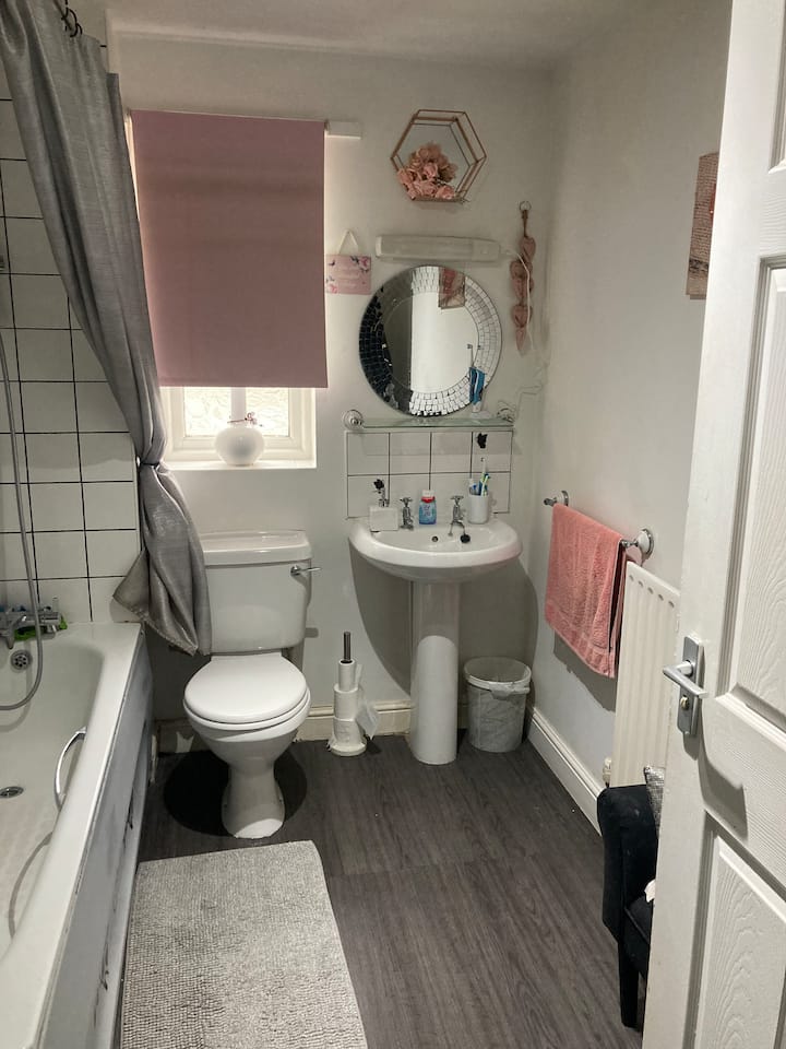 A Cozy Stay With Jacuzzi Access - Bristol