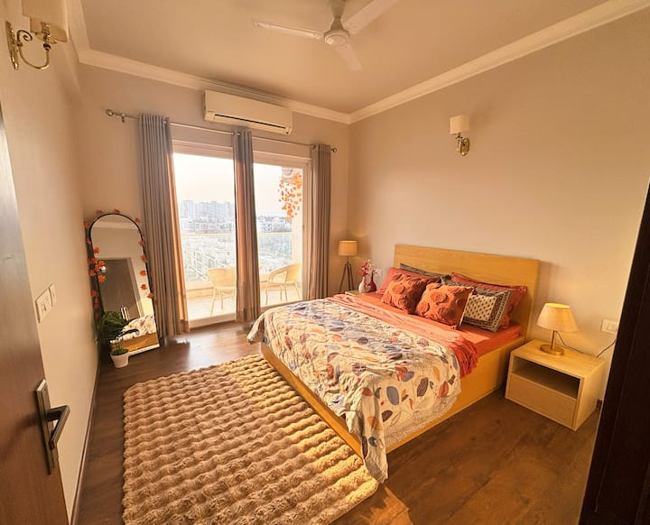 1 Bhk | Pool,balcony,aravalli Sunset|central Park - Sohna