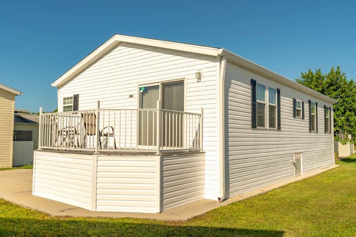 Premium Cottage 2 Bedroom - Fort Myers Beach, FL