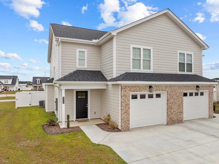 The Luxury Pro Nest - Greenville, NC