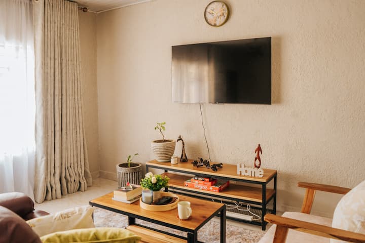 10 Min To Lusaka Airport ~Naya ~ Parkng ~24/7solar - Zambia