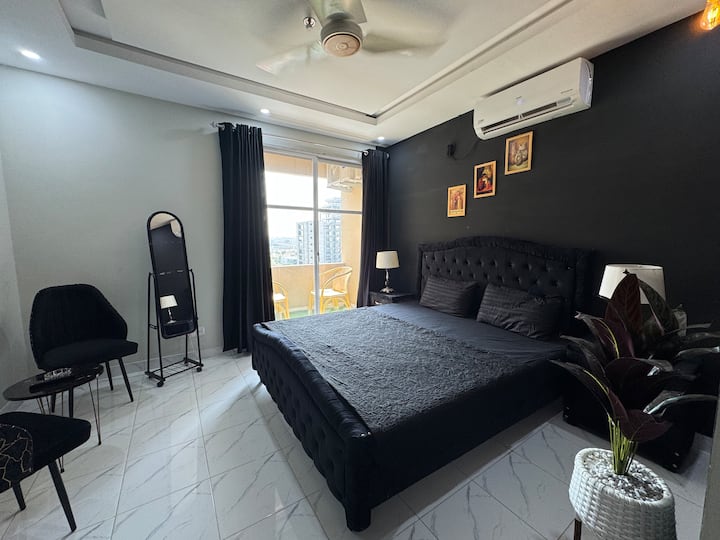 Modern Luxe Apartment With Stylish Black Interio - Islamabad