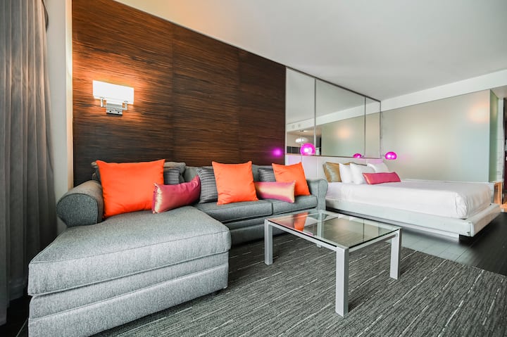 Vb25* Studio Strip View | At Palms Place - Las Vegas