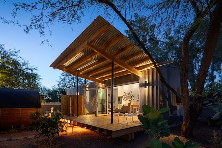 Sky-du Modern Retreat With Outdoor Shower Fire Pit - Tucson, AZ