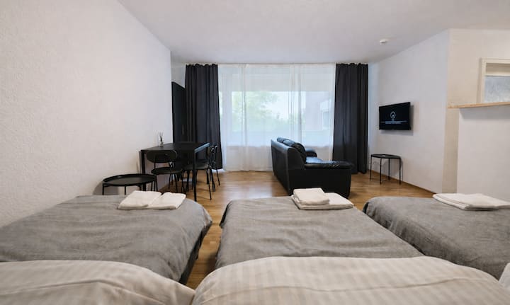 Schickes Und Großes Apartment Mit Balkon - Neuss