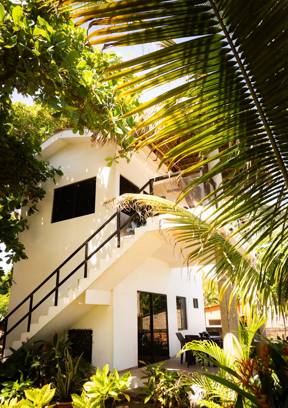 Yalí Beachfront Hotel – La Libertad - Hoteles en renta en El Sunzal ...