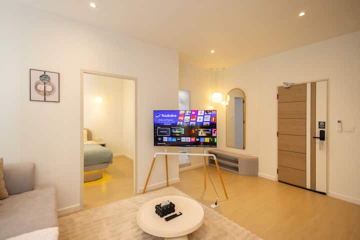 2 Bedrooms For 4guests+kitchen At Heart Of Sathorn - Bangkok