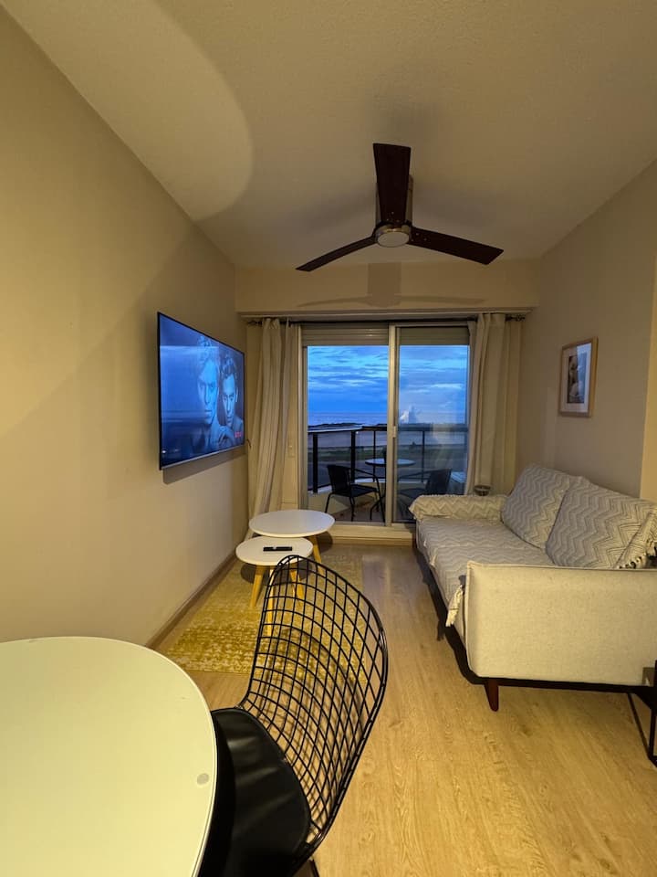 Apto En Malvin Excelente Vista Al Mar 1 Dormitorio - Montevideo