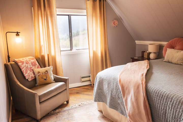 Kendal Room | Cozy Mountain Lodge Retreat - Silverton, CO
