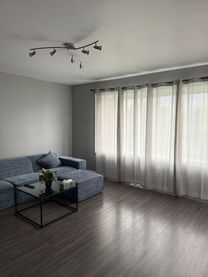 Spacious 4br Entire House · Family & Group Stay - Thompson