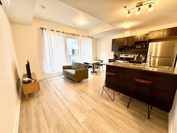 Buchanan *705* - Midtown Luxe Loft + Gym - Dorval